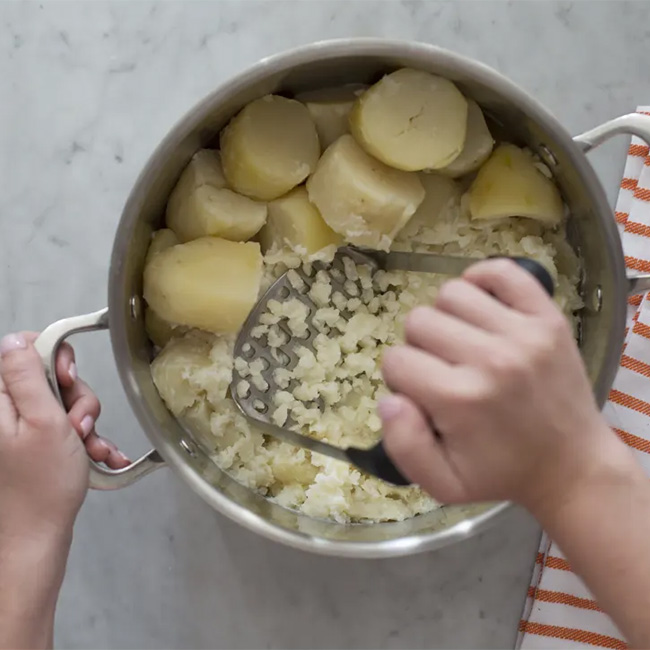 Good Grips Smooth Potato Masher - Binuns South Africa